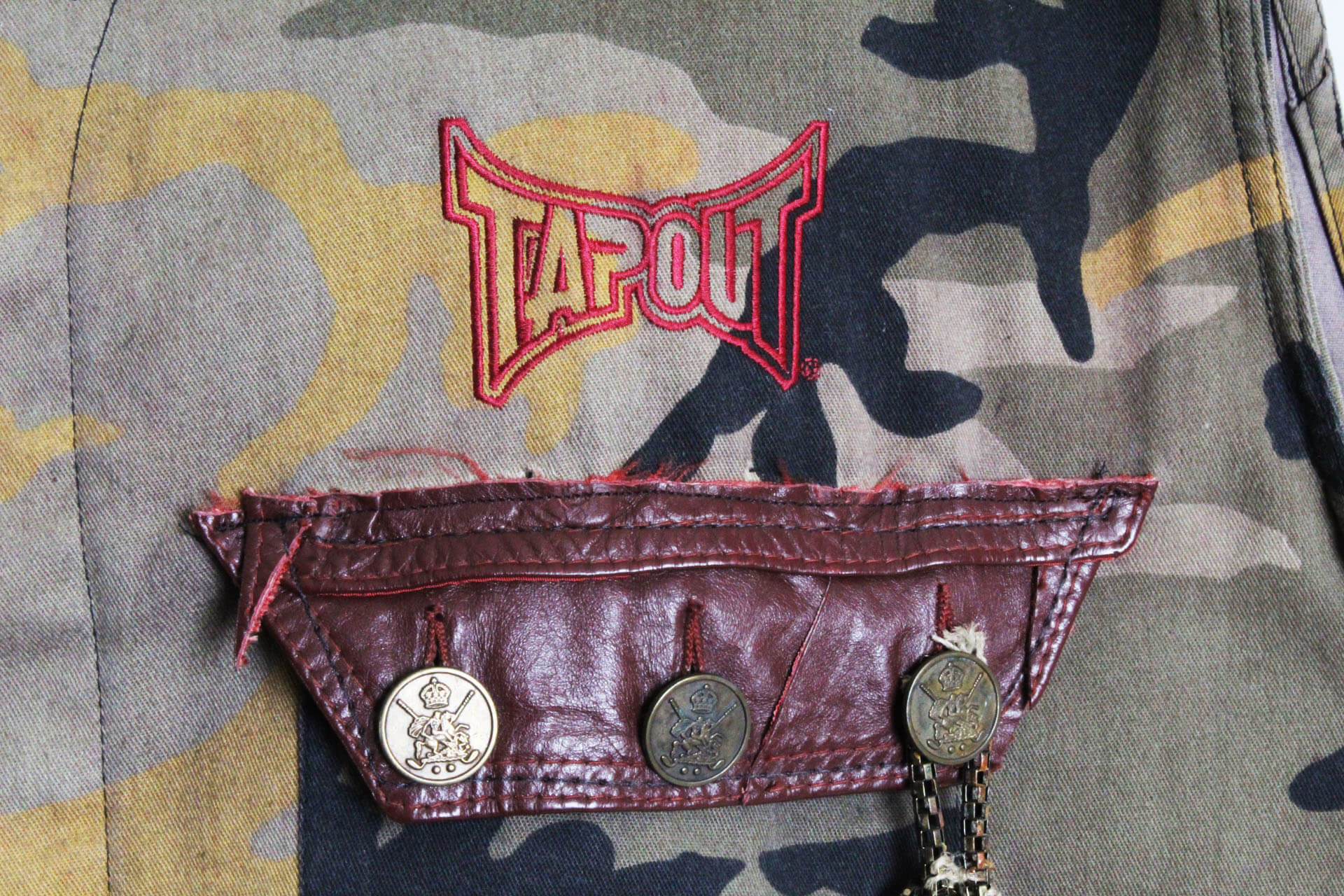 Mask Used UFC Tapout Vest Hat