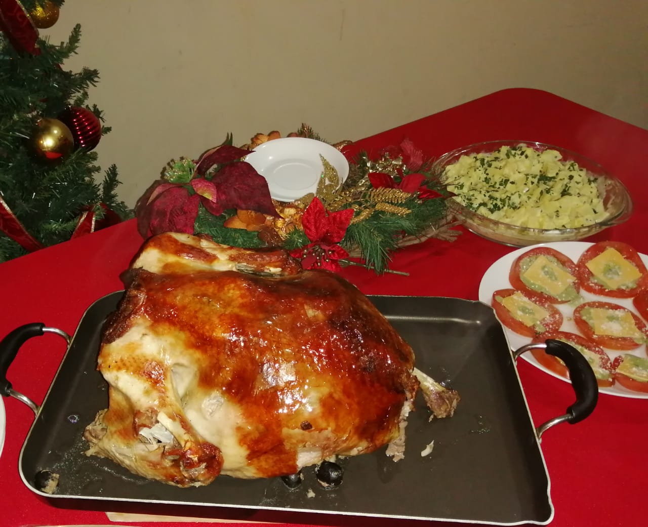 Pavo horneado y ensalada capresse - Revista Amiga