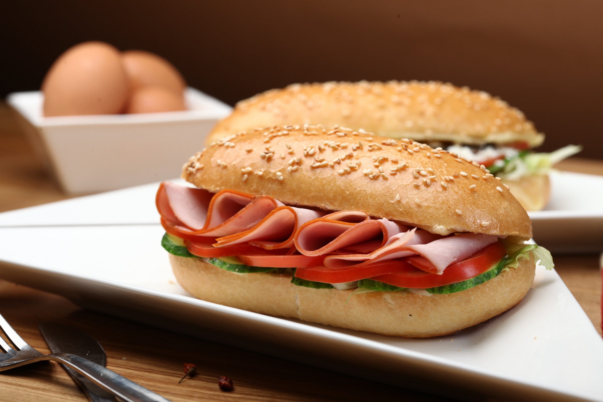 Lonchera saludable: Pan con jamón y vegetales