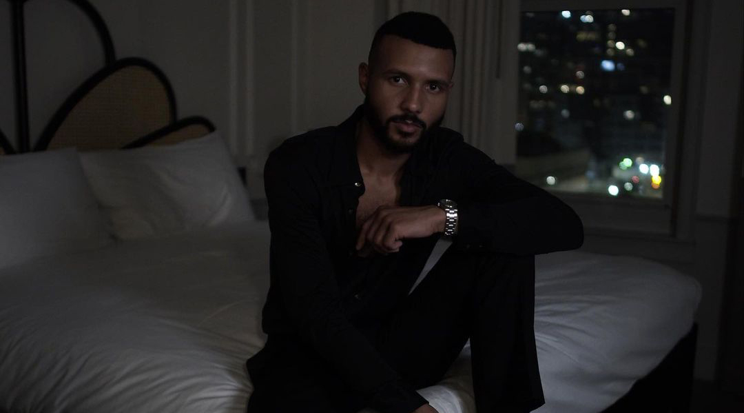 Rayvon Owen Rejects Regret on "Do It Again"