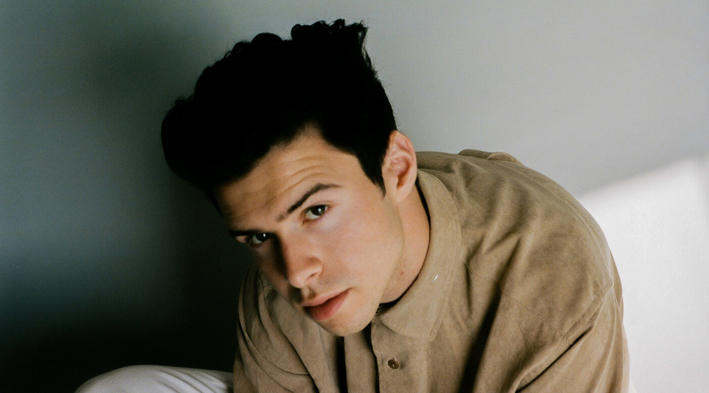 Rence Melts His Worries Away on "Strawberry Blonde"