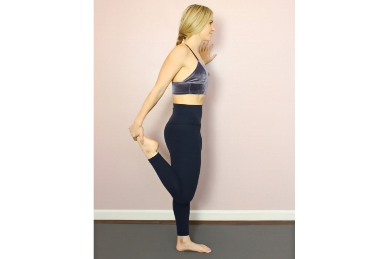 7 Easy Quad Stretches to Release Tightness | Fitness