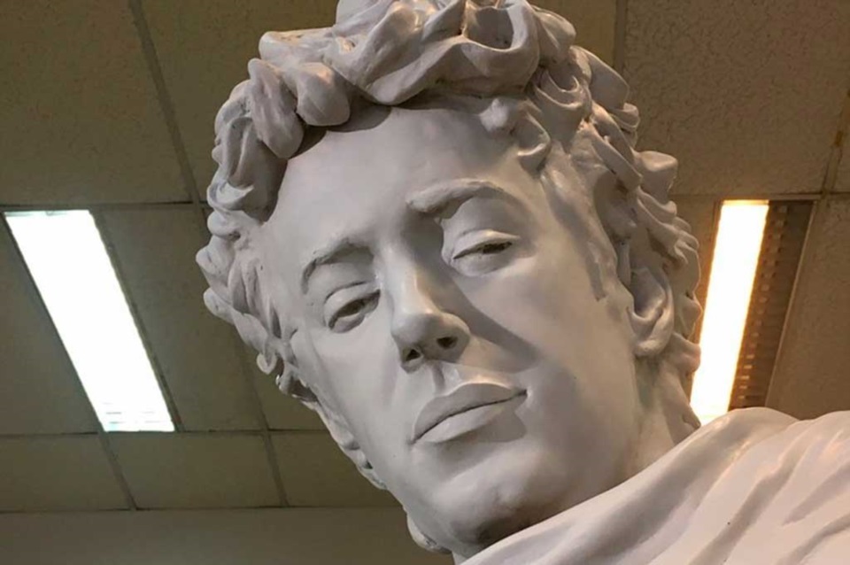 El Gobierno regaló a Costa Rica una estatua gigante de Gustavo Cerati