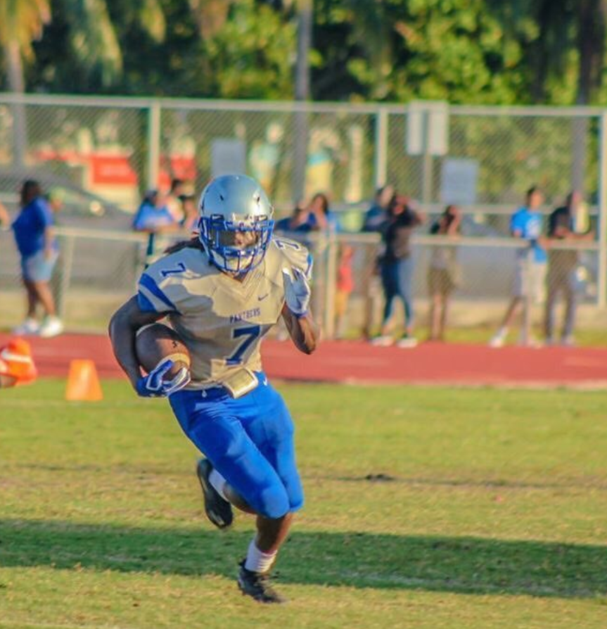 The Miami Central Rockets defeat the Dillard Panthers 35 to 0 - ScoreStream