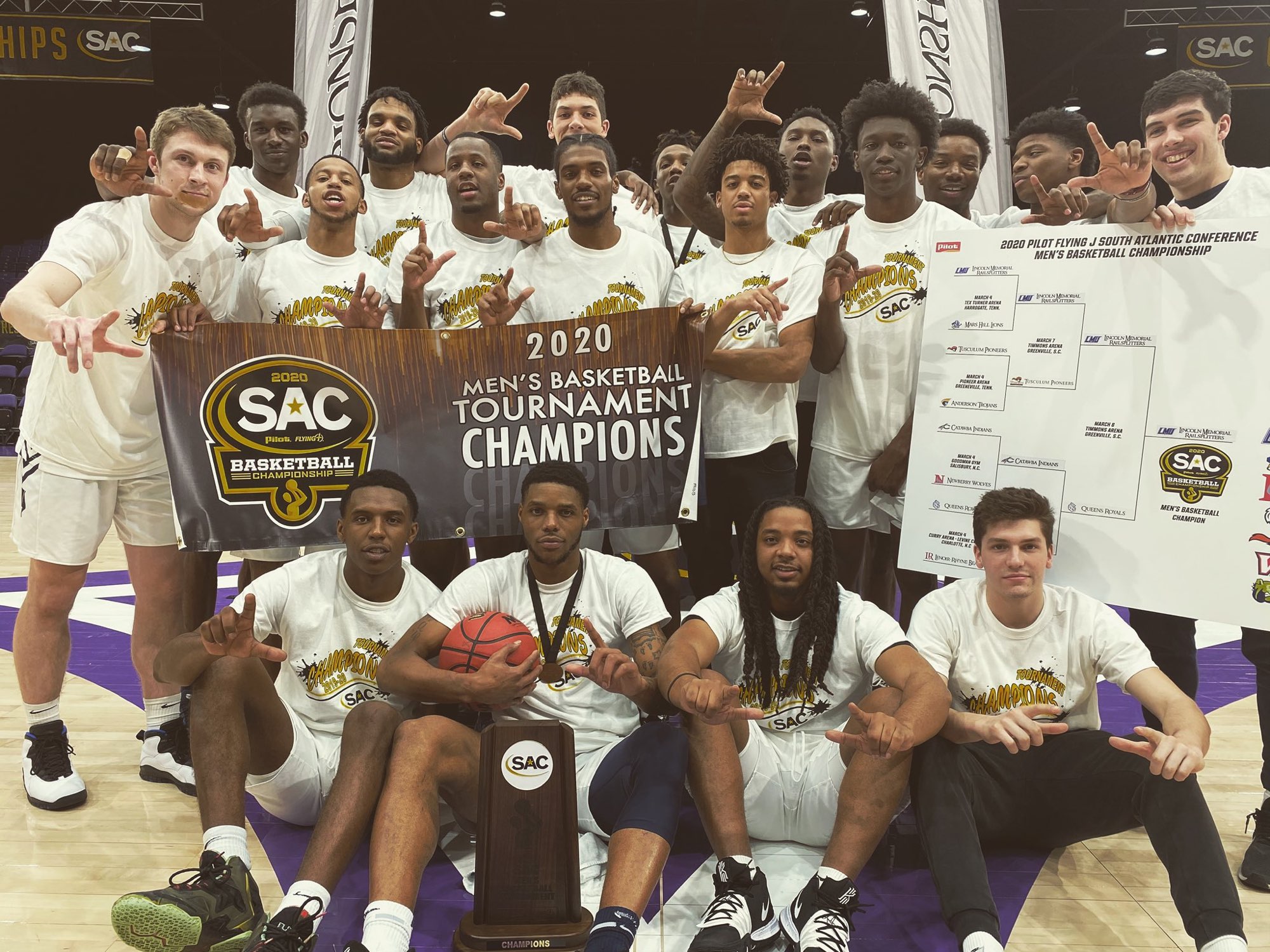 The Lincoln Memorial Railsplitters defeat the Queens Royals 75 to 68 ...