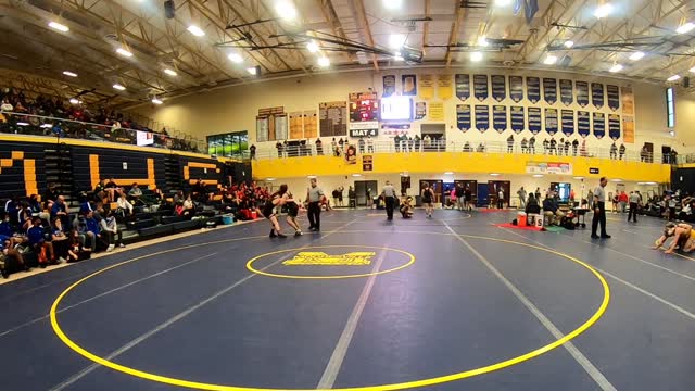 Michael Tharpe (Center Grove) vs Xavier Evans (Cloverdale)