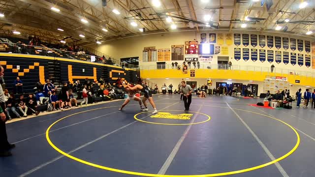 Harris Eason (Franklin Community) vs Bryce Crump (Center Grove)