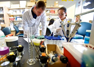 Teaching in labs | Center for Teaching and Learning