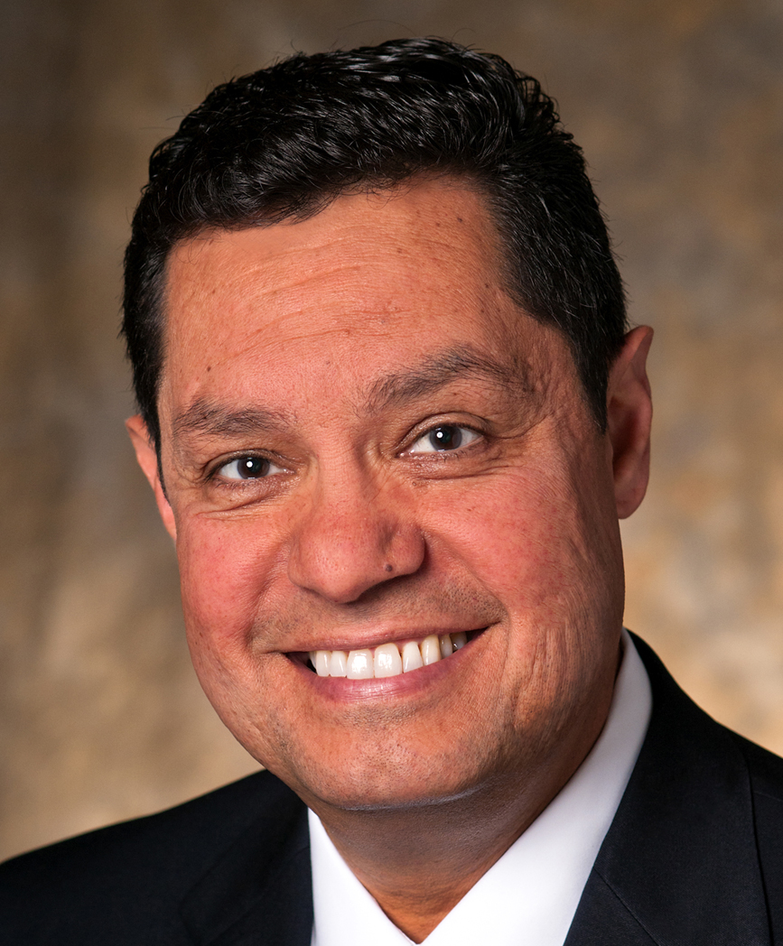 Luis Fraga named among 100 ‘influentials by national magazine | UW News