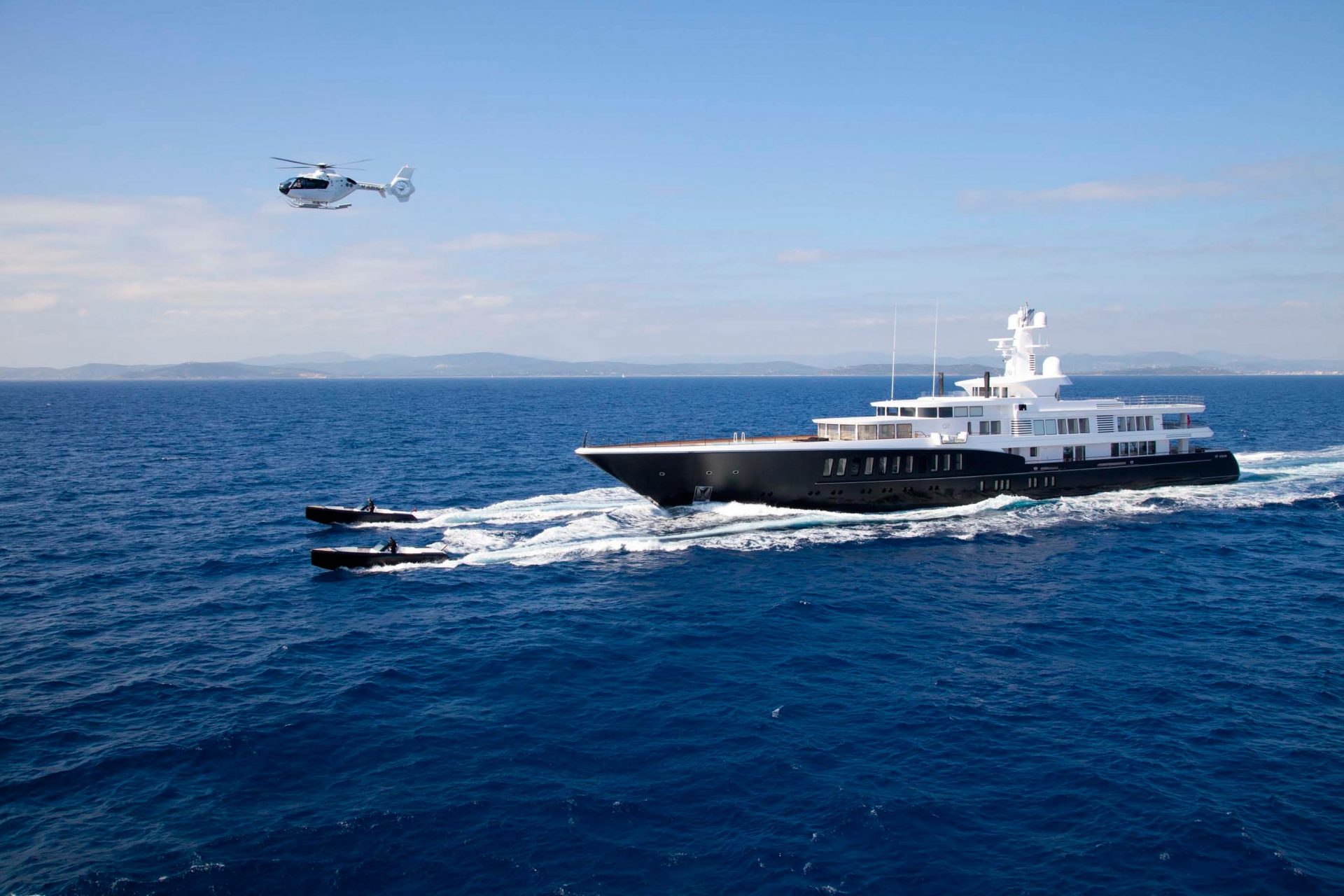 AIR YACHT FOR SALE FEADSHIP LUXURY YACHT AIR YACHT FOR SALE FEADSHIP LUXURY YACHT
